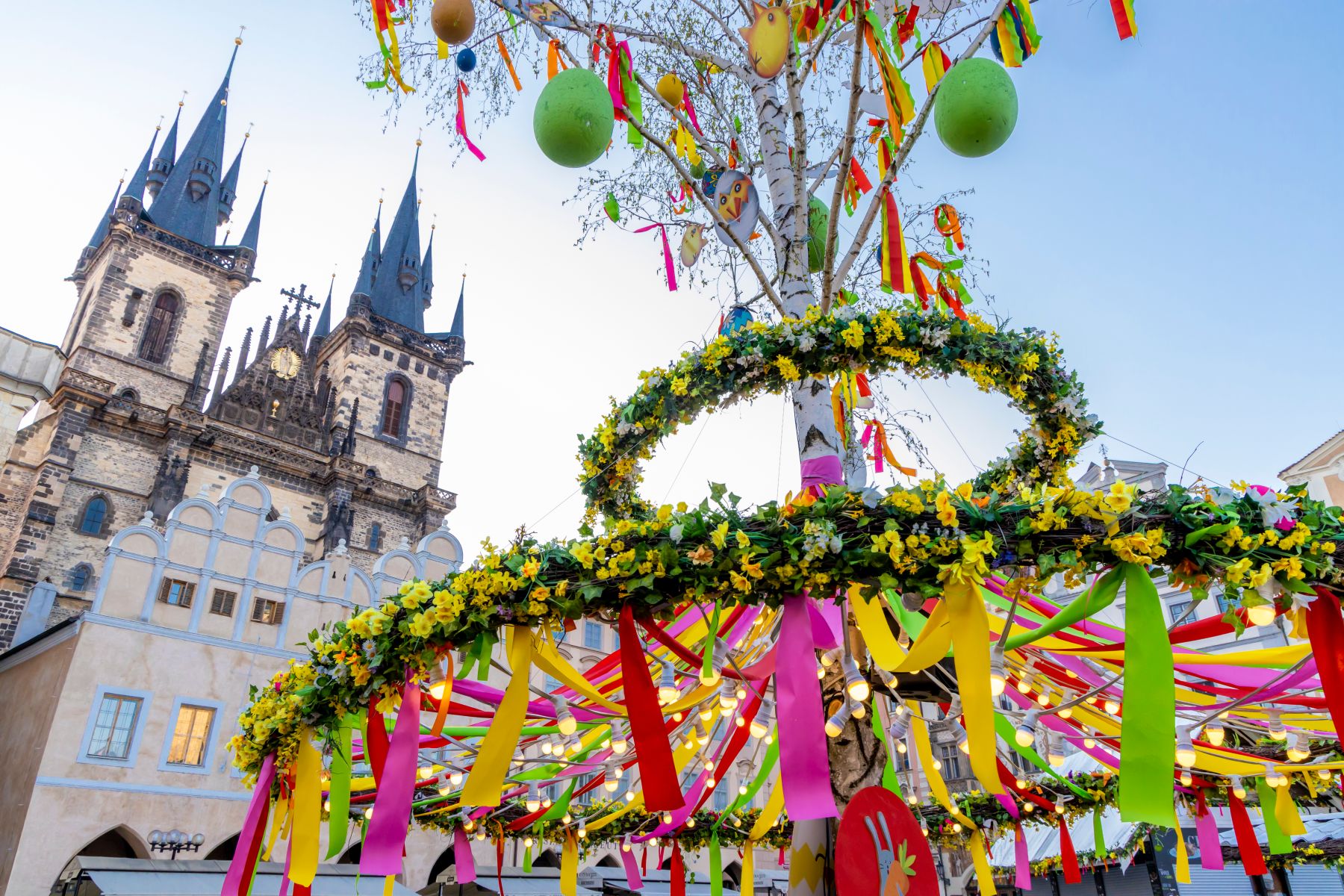 Kam na Velikonoce v Česku? Pomozte najít gigantické kraslice nebo ...